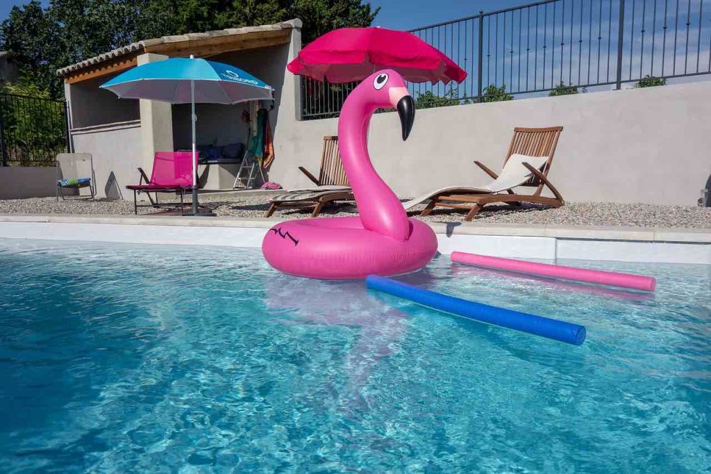 Bouée Flamant Rose géante (et cygne) : Notre sélection pour cet été